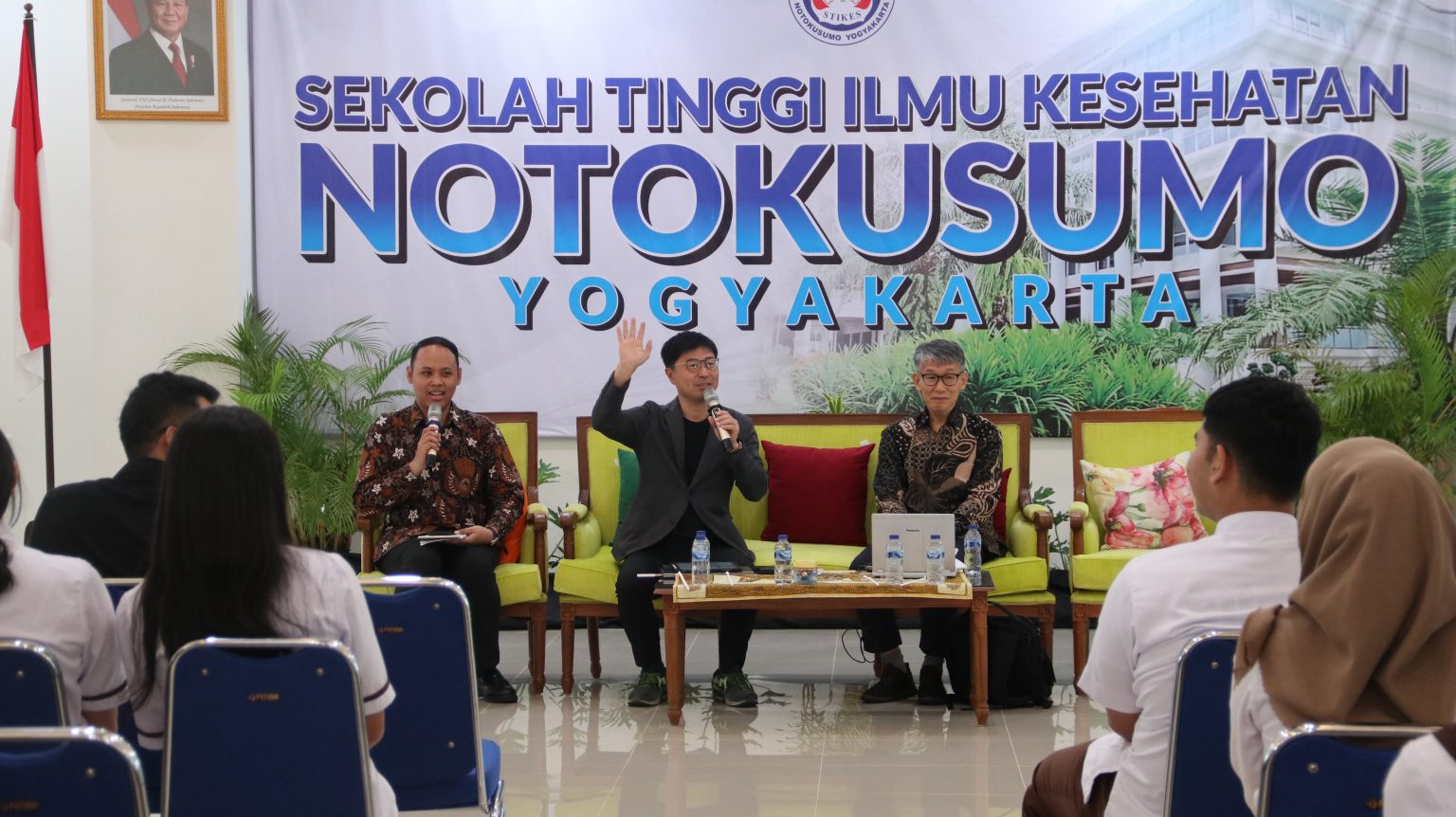 Kuliah Pakar Internasional: Menyingkap Pikiran Tak Terlihat Melalui ...